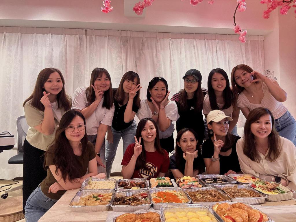 GG Party - Flowery【4-22人 Party Room】2部65"4K電視，櫻花樹