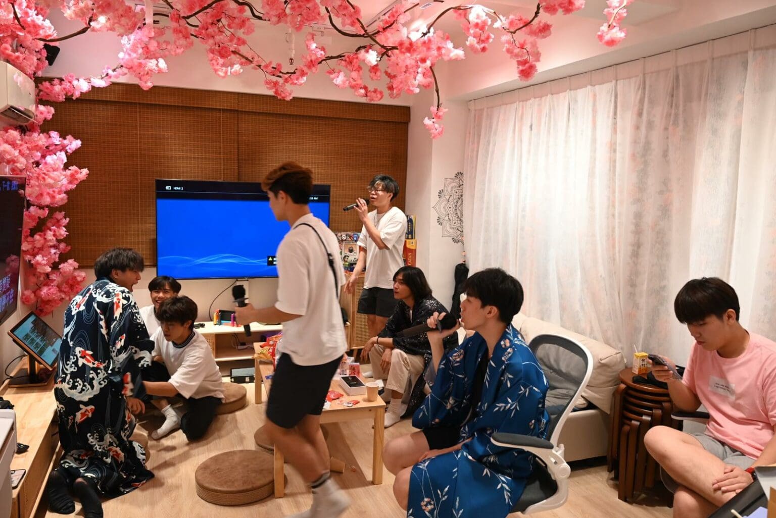 GG Party - Flowery【4-22人 Party Room】2部65"4K電視，櫻花樹